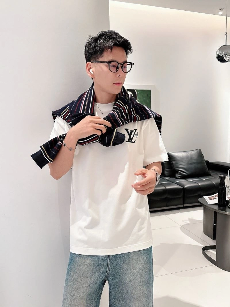 Low-cost Louis Vuitton T-Shirts