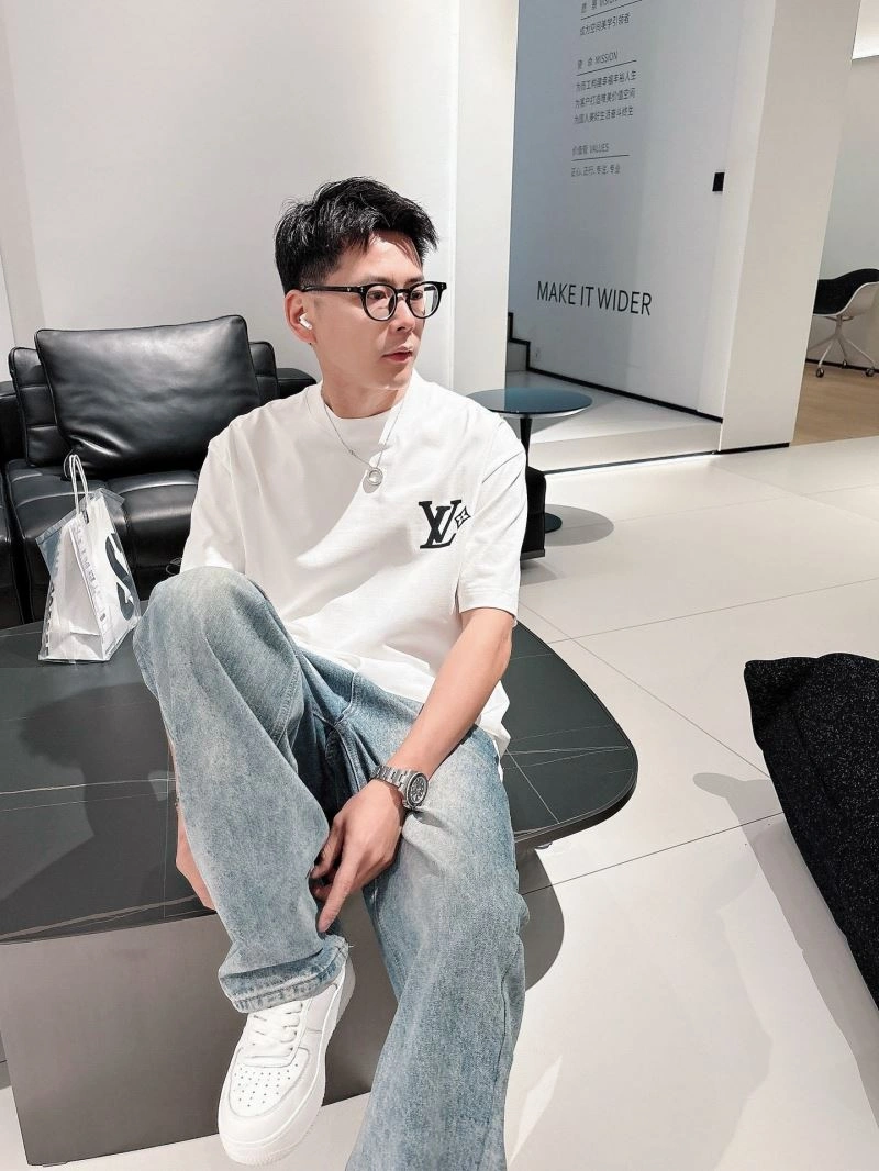 Low-cost Louis Vuitton T-Shirts