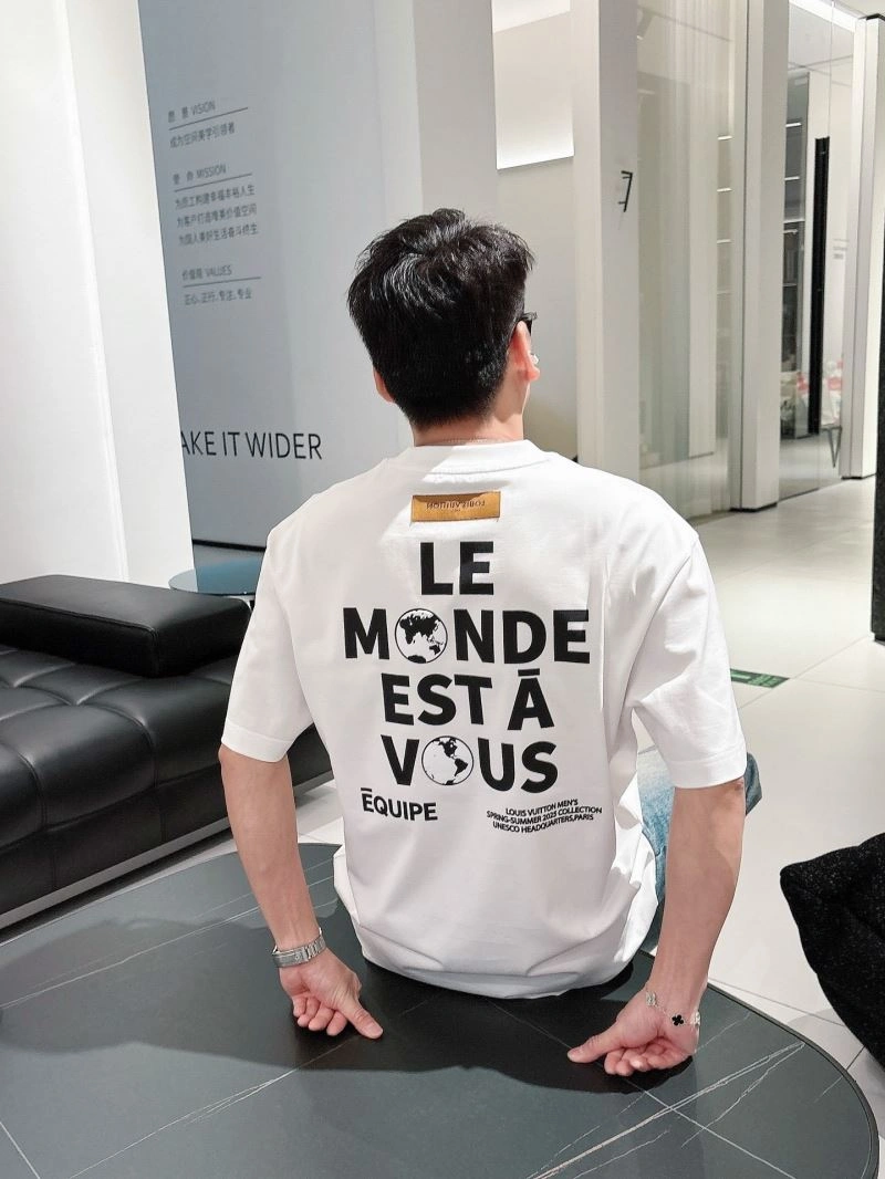 Low-cost Louis Vuitton T-Shirts