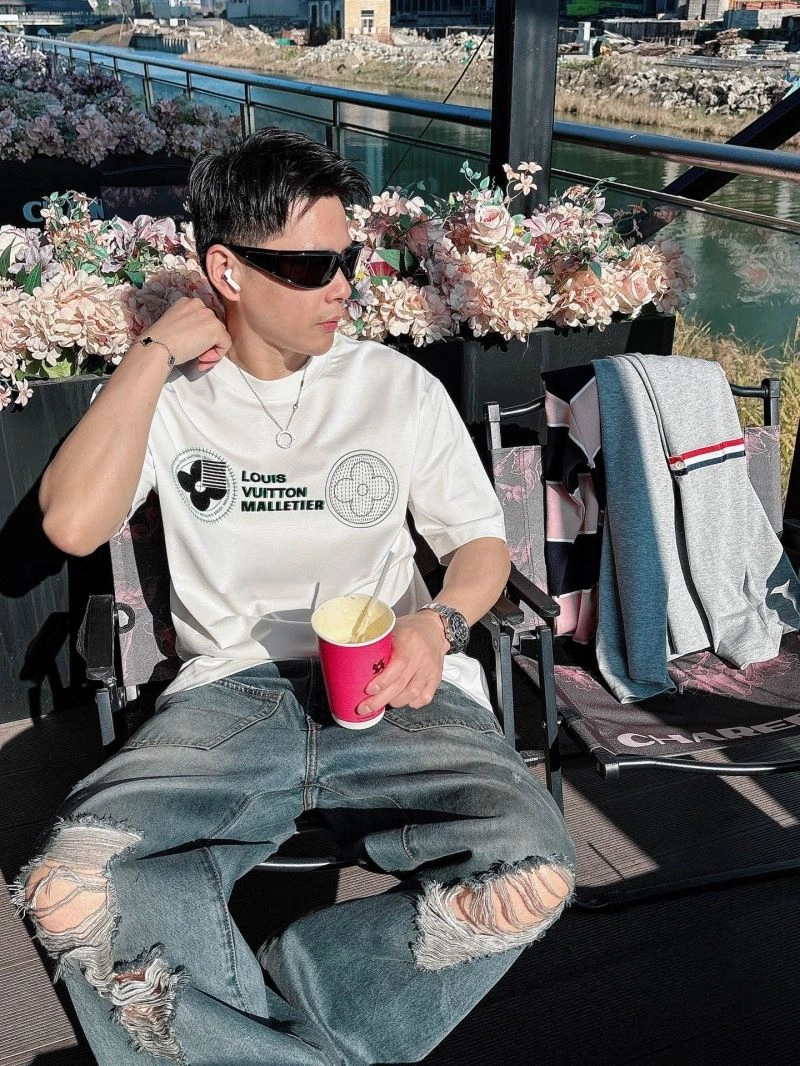 Top mirror Louis Vuitton T-Shirts