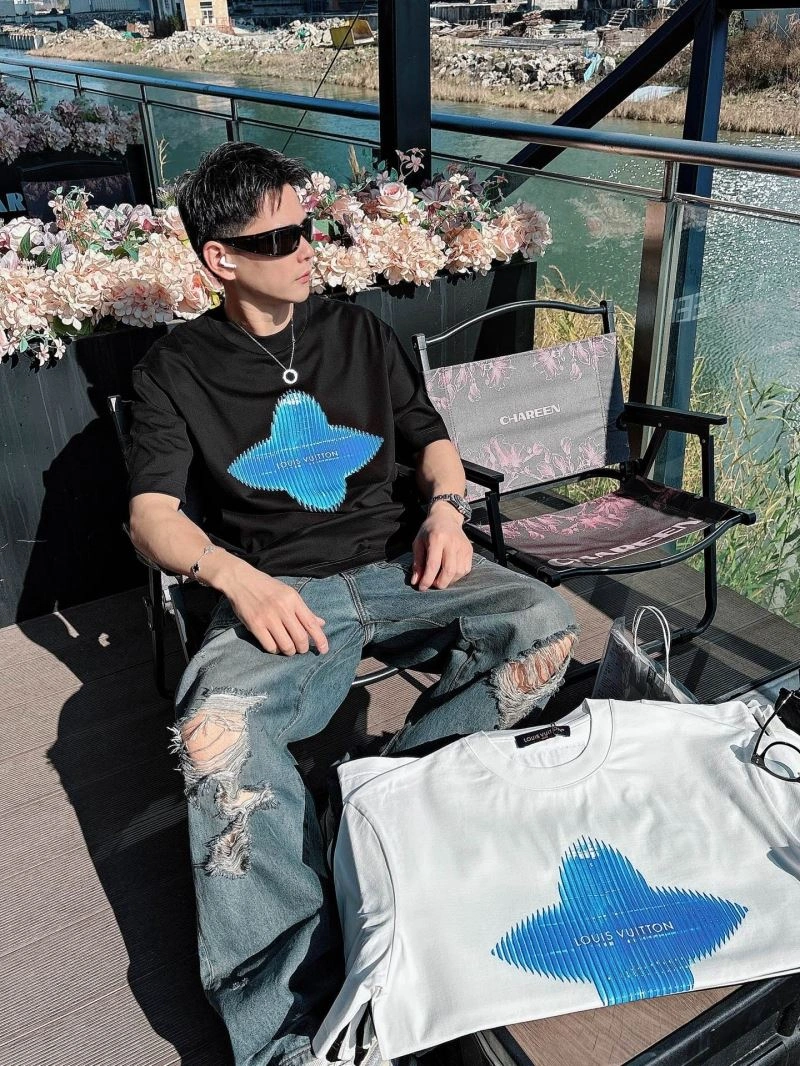Top match Louis Vuitton T-Shirts