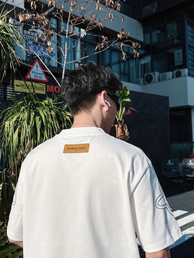 Reasonably priced Louis Vuitton T-Shirts