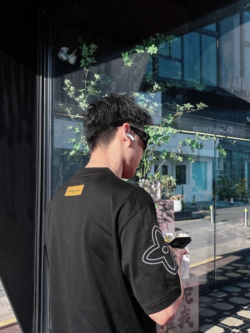 Real Louis Vuitton T-Shirts