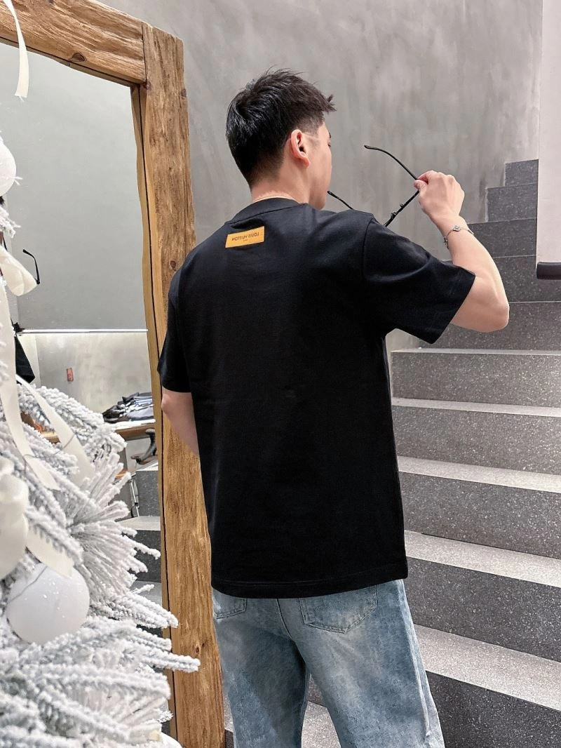 Accurate model Louis Vuitton T-Shirts