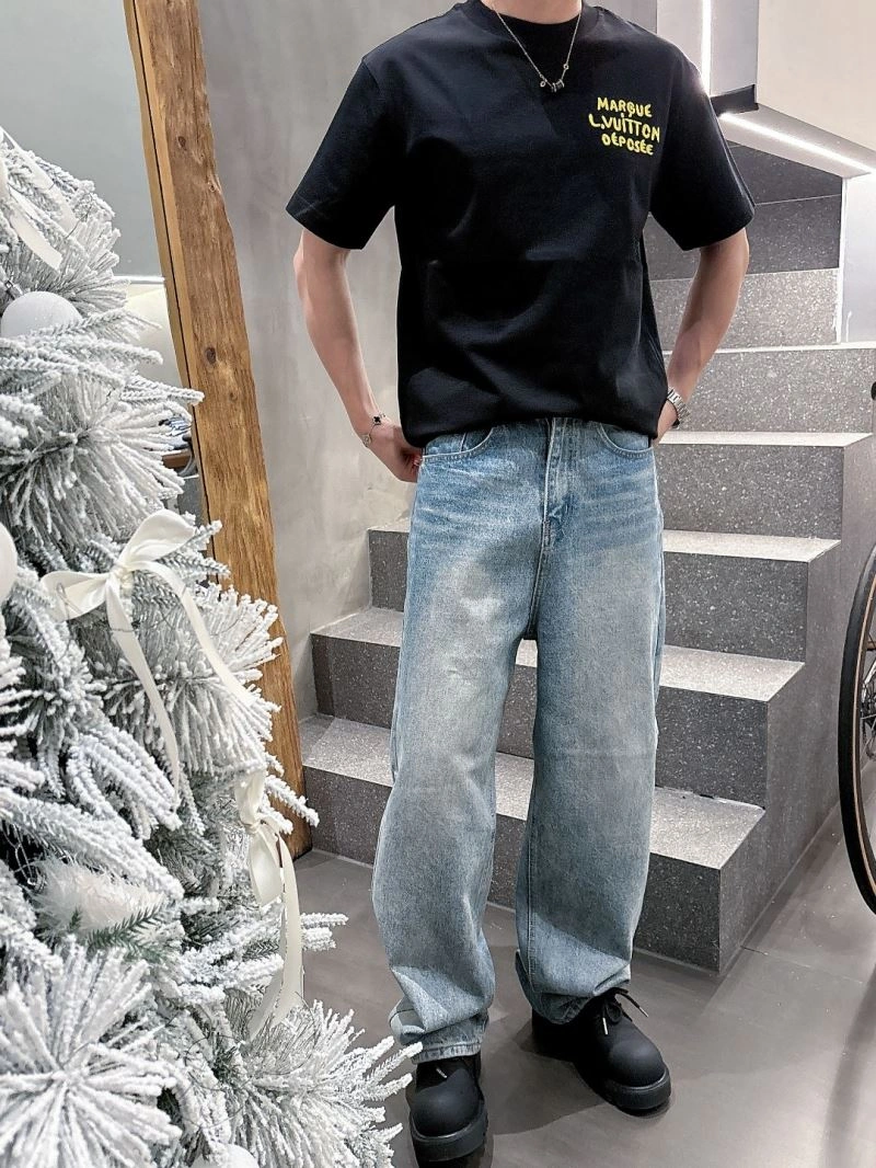 Accurate model Louis Vuitton T-Shirts
