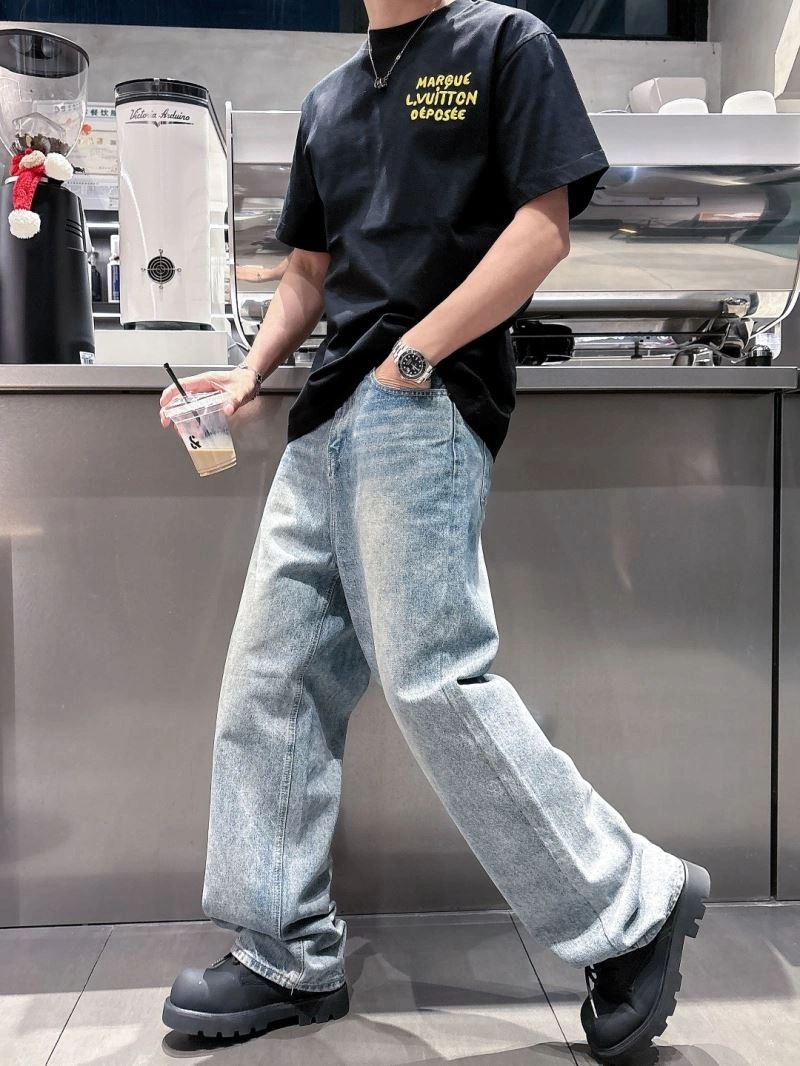 Accurate model Louis Vuitton T-Shirts