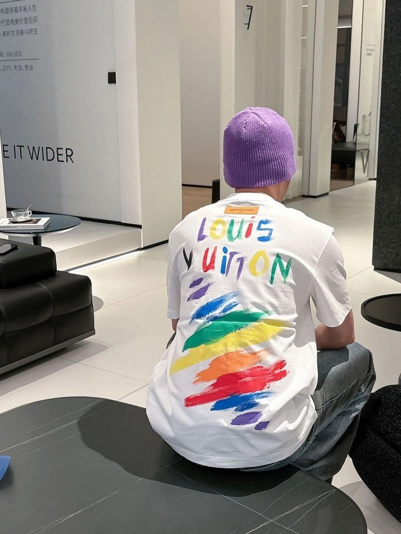 High accuracy Louis Vuitton T-Shirts