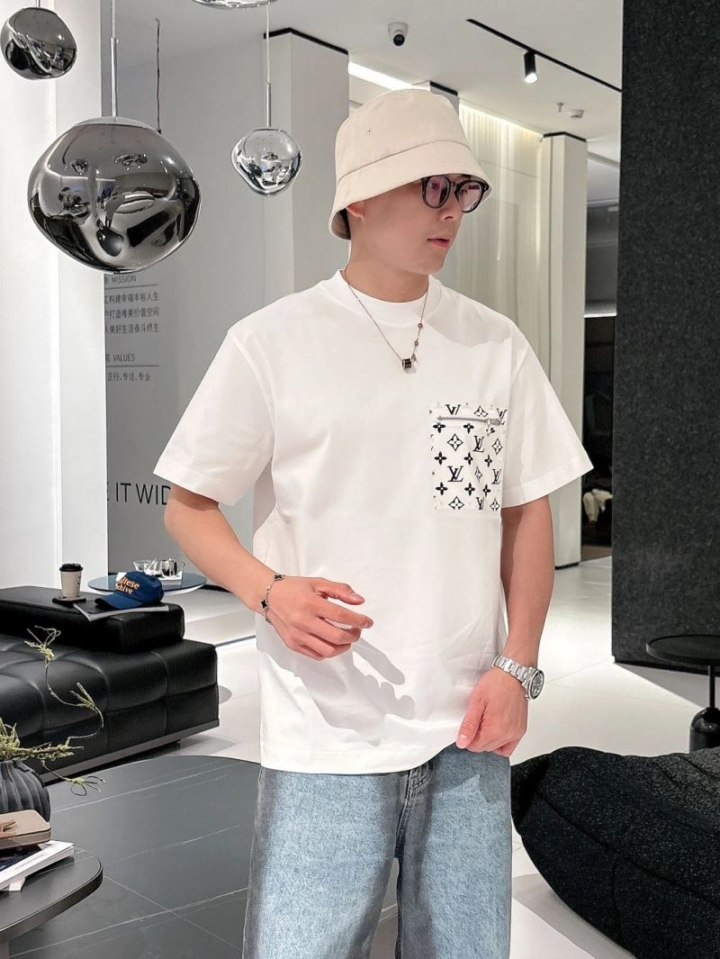 Precise copy Louis Vuitton T-Shirts