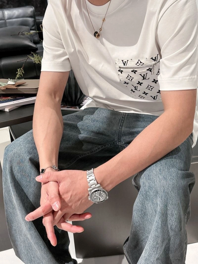 Precise copy Louis Vuitton T-Shirts