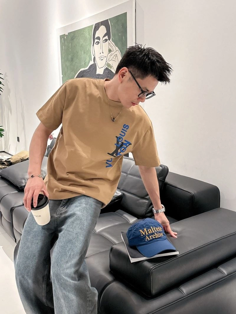 Exact replica Louis Vuitton T-Shirts