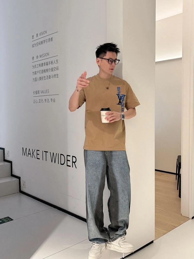 Exact replica Louis Vuitton T-Shirts