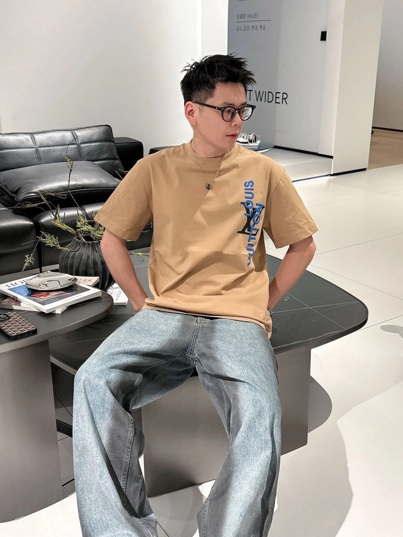 Exact replica Louis Vuitton T-Shirts
