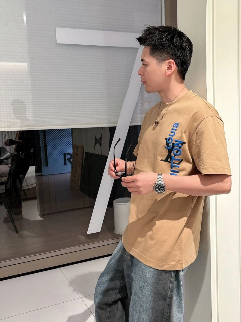 Exact replica Louis Vuitton T-Shirts