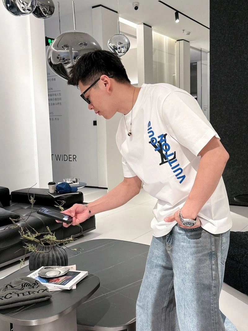 Top mirror Louis Vuitton T-Shirts