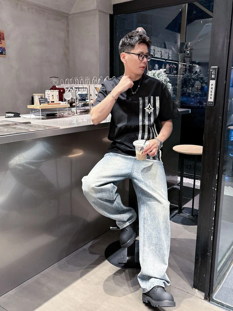 Value-priced Louis Vuitton T-Shirts
