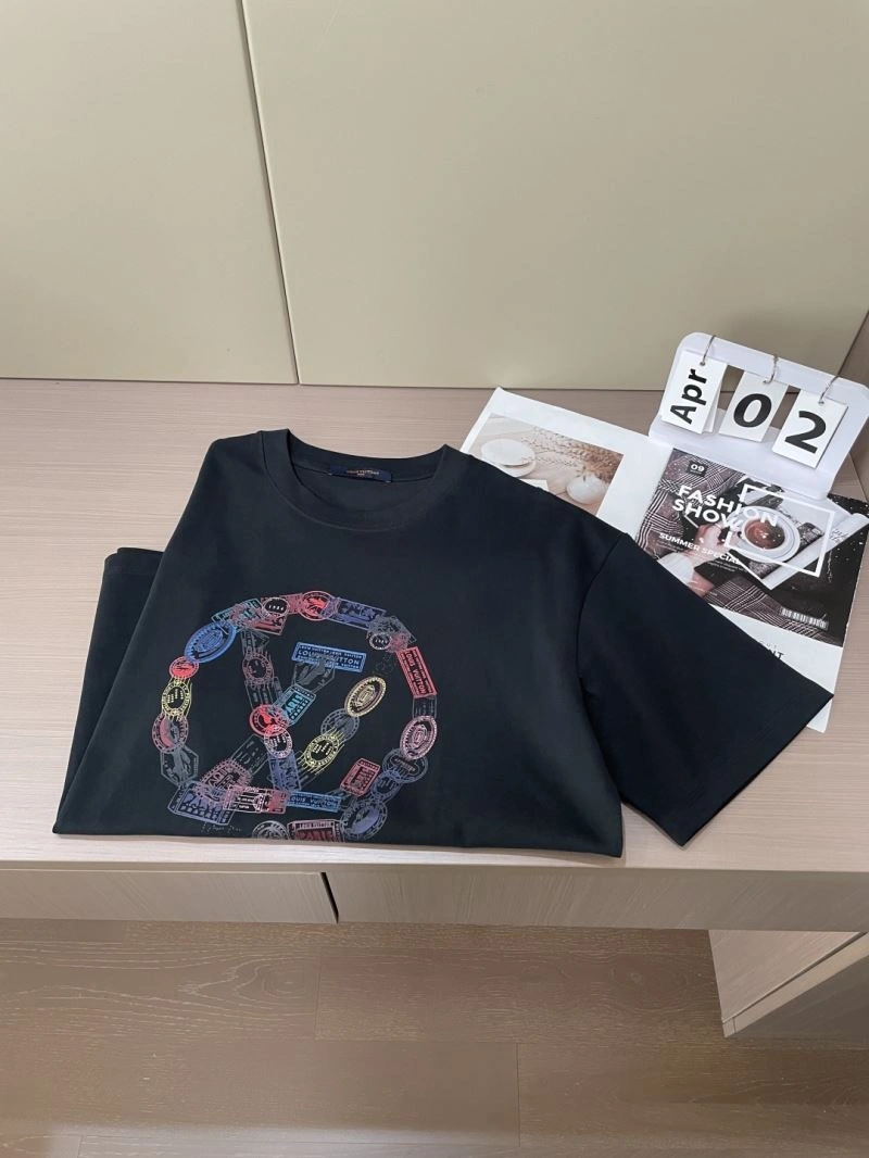 Indistinguishable Louis Vuitton T-Shirts