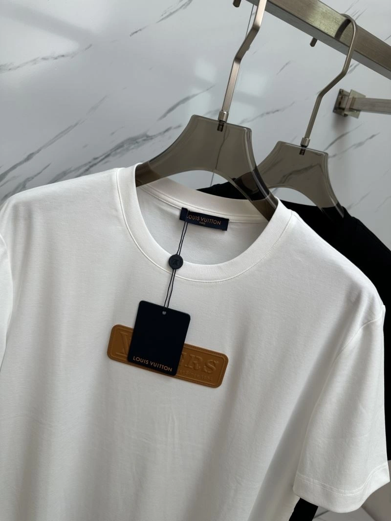 Exact replica Louis Vuitton T-Shirts
