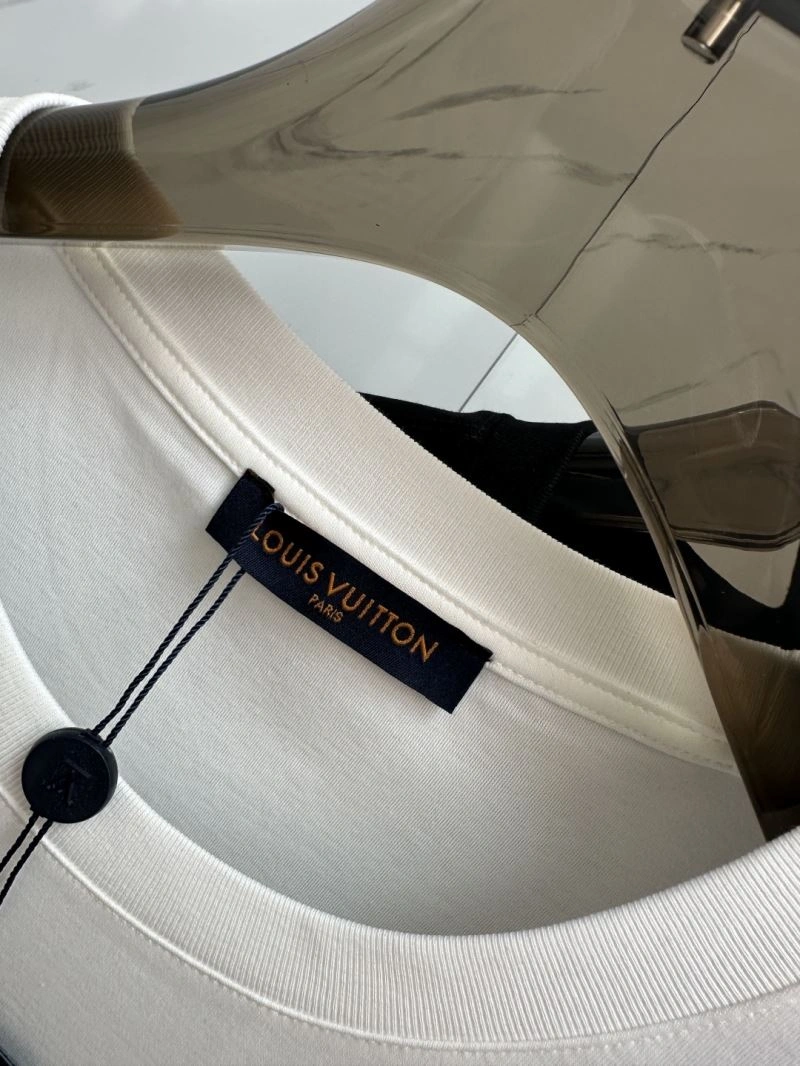 Exact replica Louis Vuitton T-Shirts