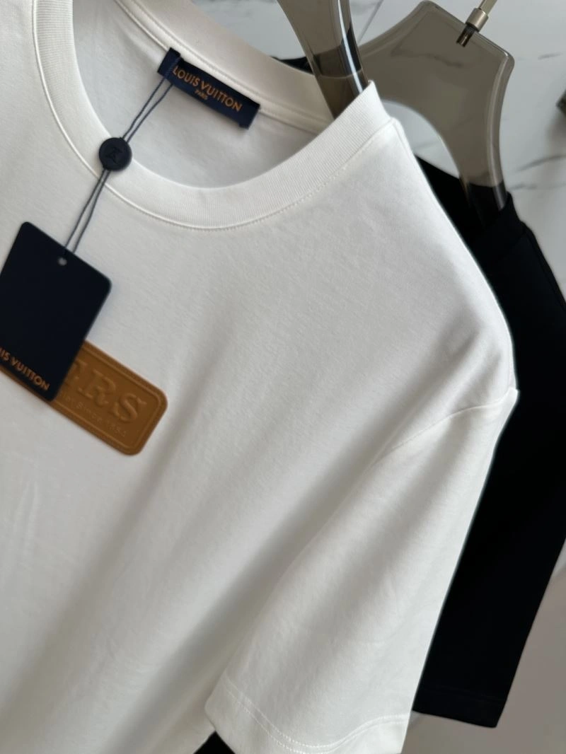 Exact replica Louis Vuitton T-Shirts