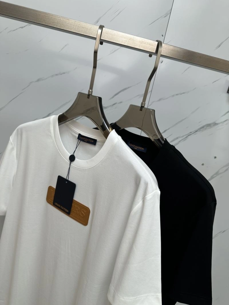 Exact replica Louis Vuitton T-Shirts