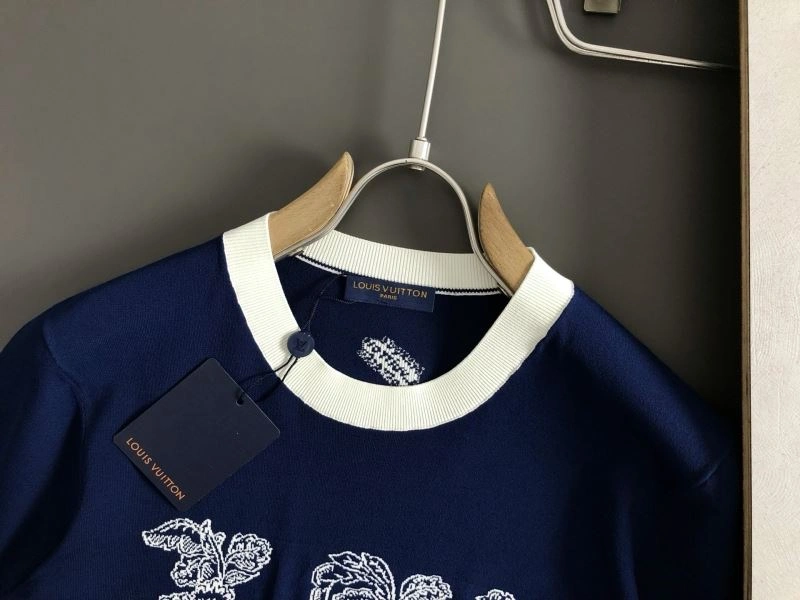 Indistinguishable Louis Vuitton T-Shirts