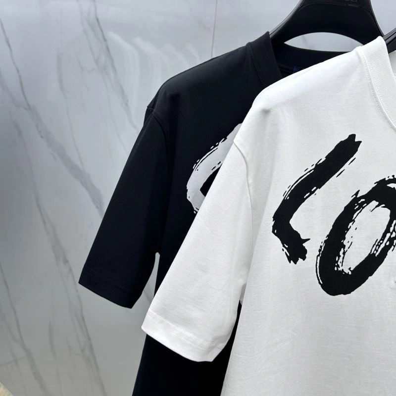 Indistinguishable Louis Vuitton T-Shirts