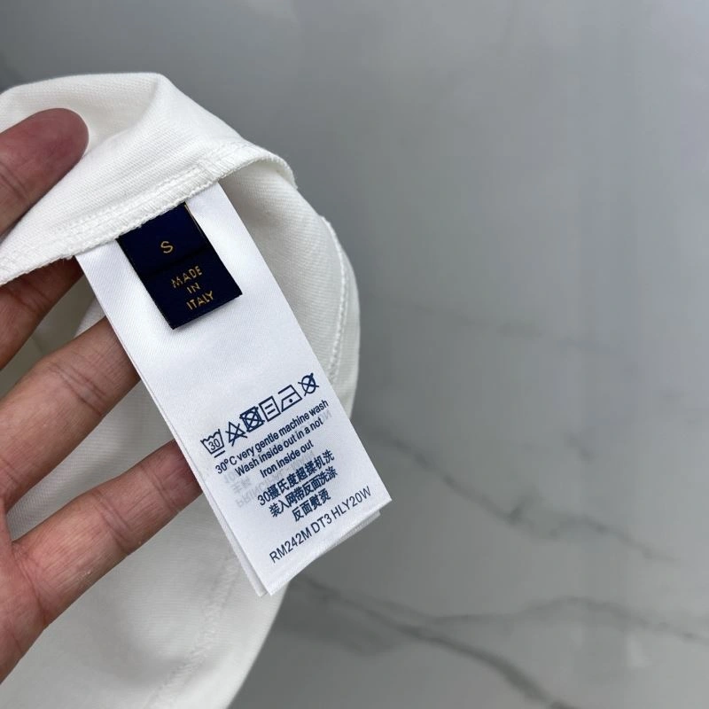 Indistinguishable Louis Vuitton T-Shirts