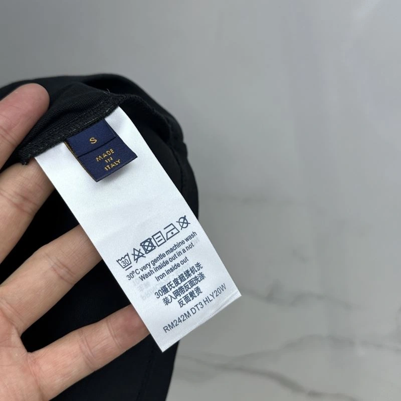 High fidelity Louis Vuitton T-Shirts