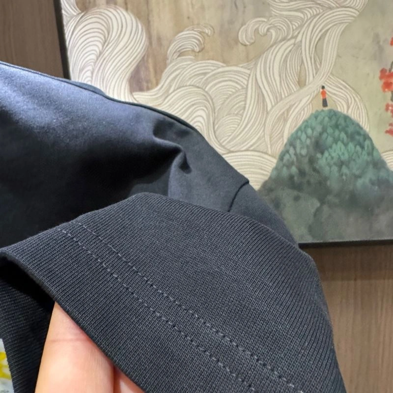 Bargain Louis Vuitton T-Shirts