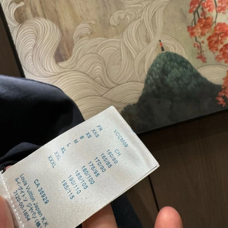 Bargain Louis Vuitton T-Shirts