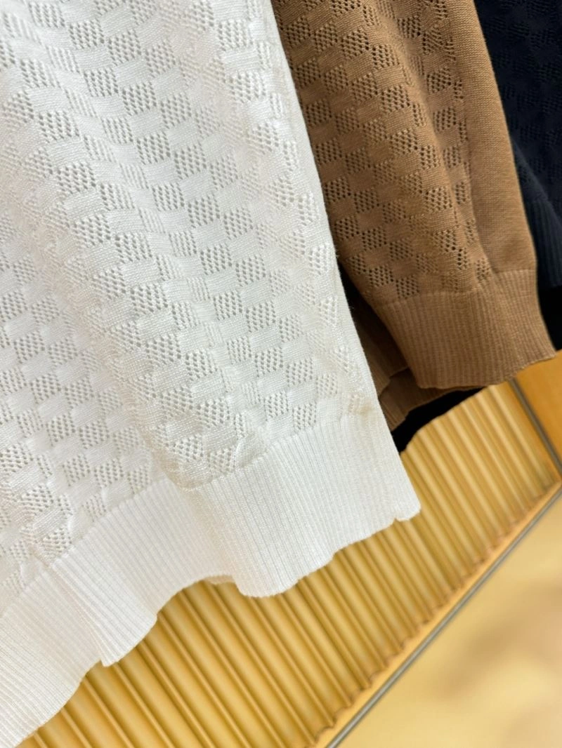 Indistinguishable Louis Vuitton T-Shirts