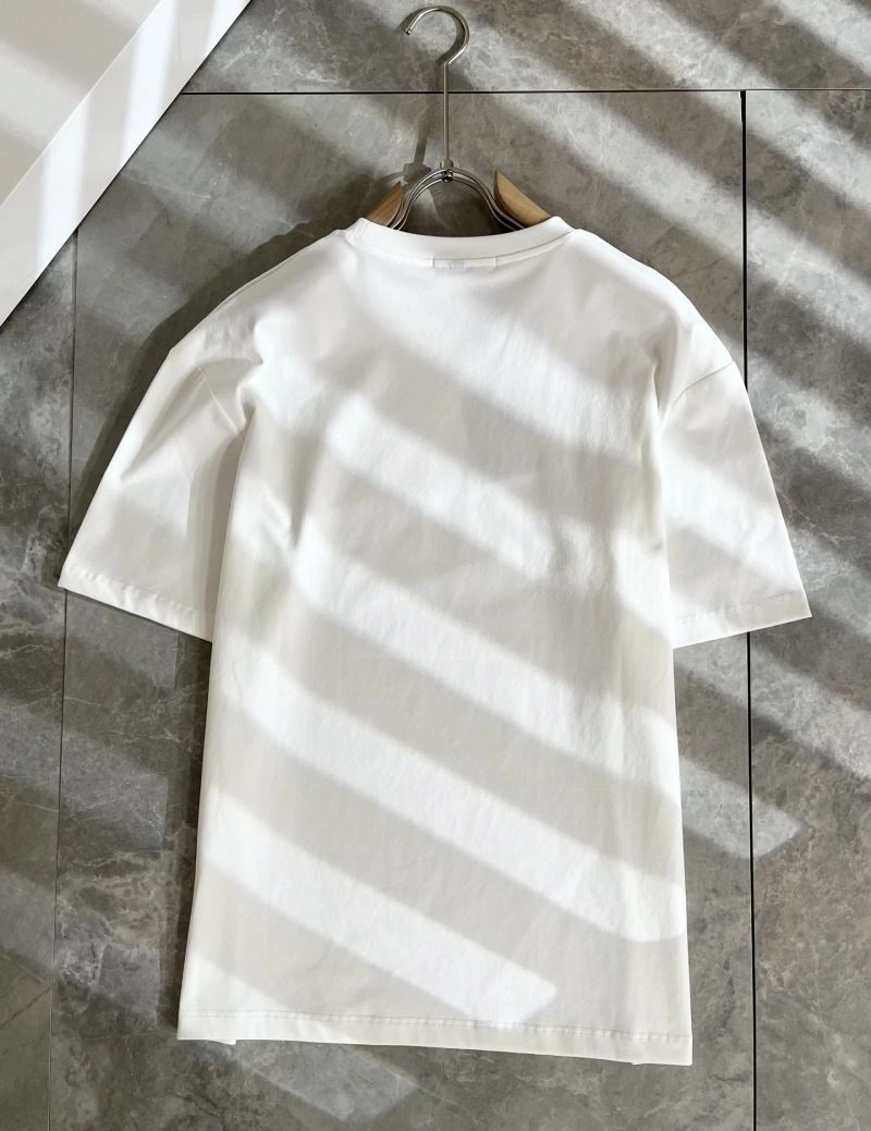 Accurate model Louis Vuitton T-Shirts