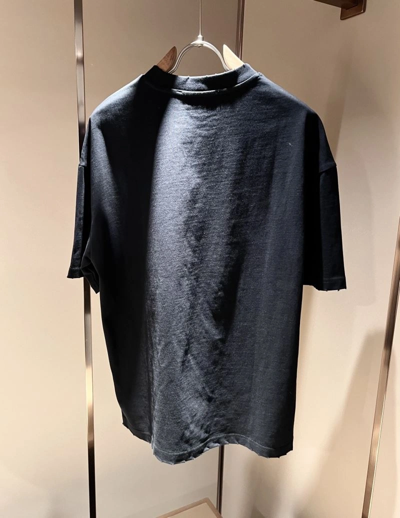 Value-priced Louis Vuitton T-Shirts