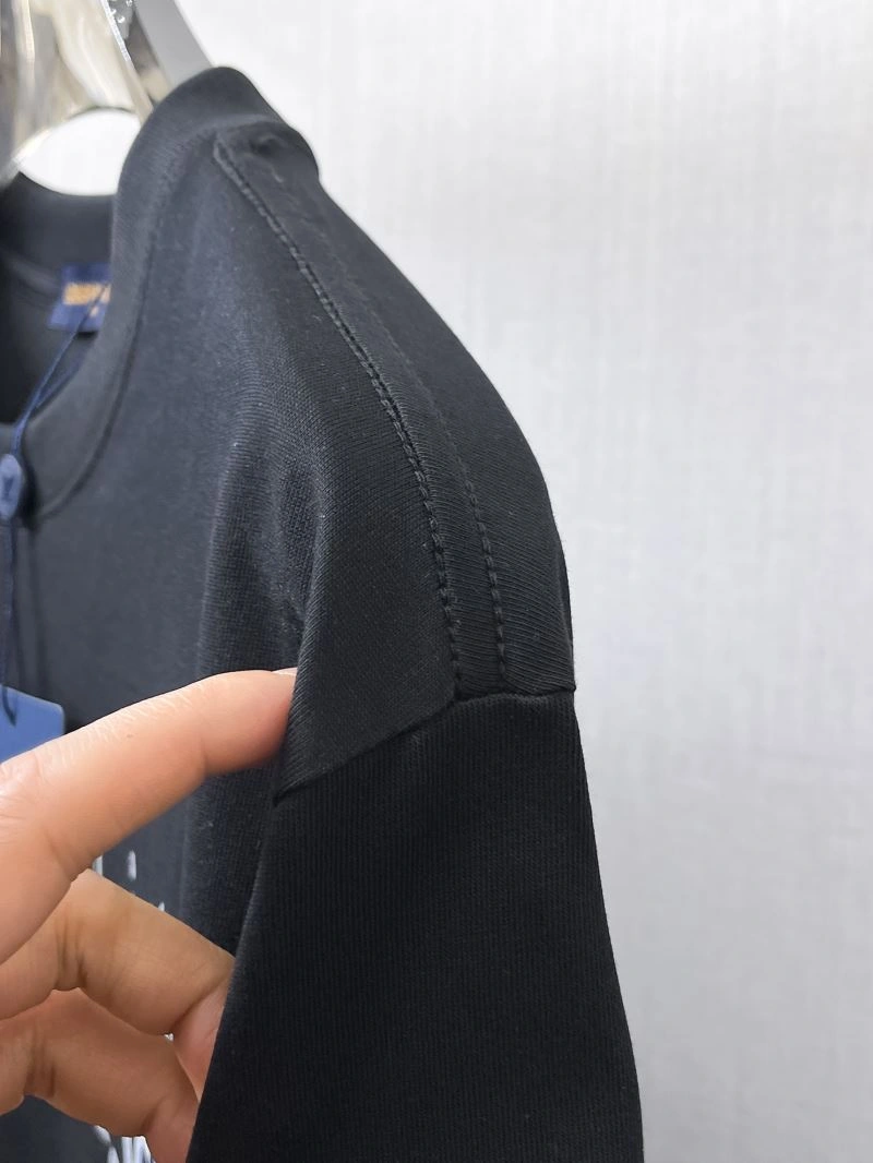 Exact replica Louis Vuitton T-Shirts