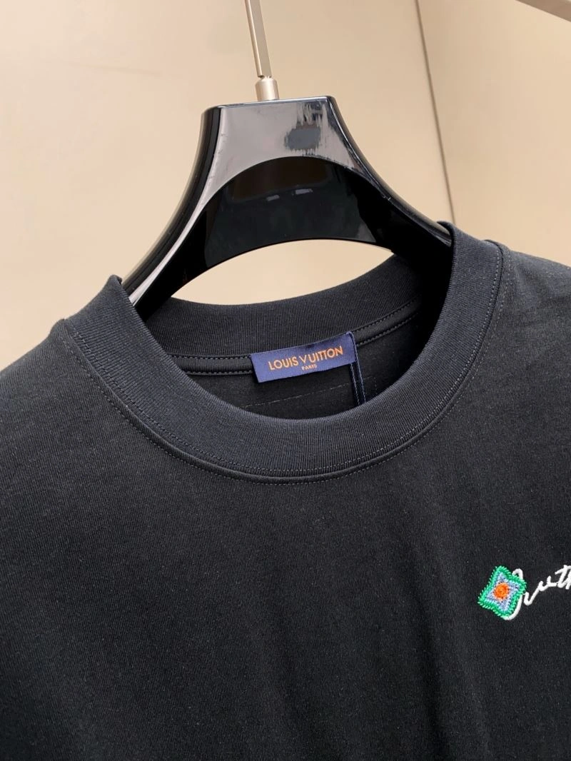 Accurate model Louis Vuitton T-Shirts
