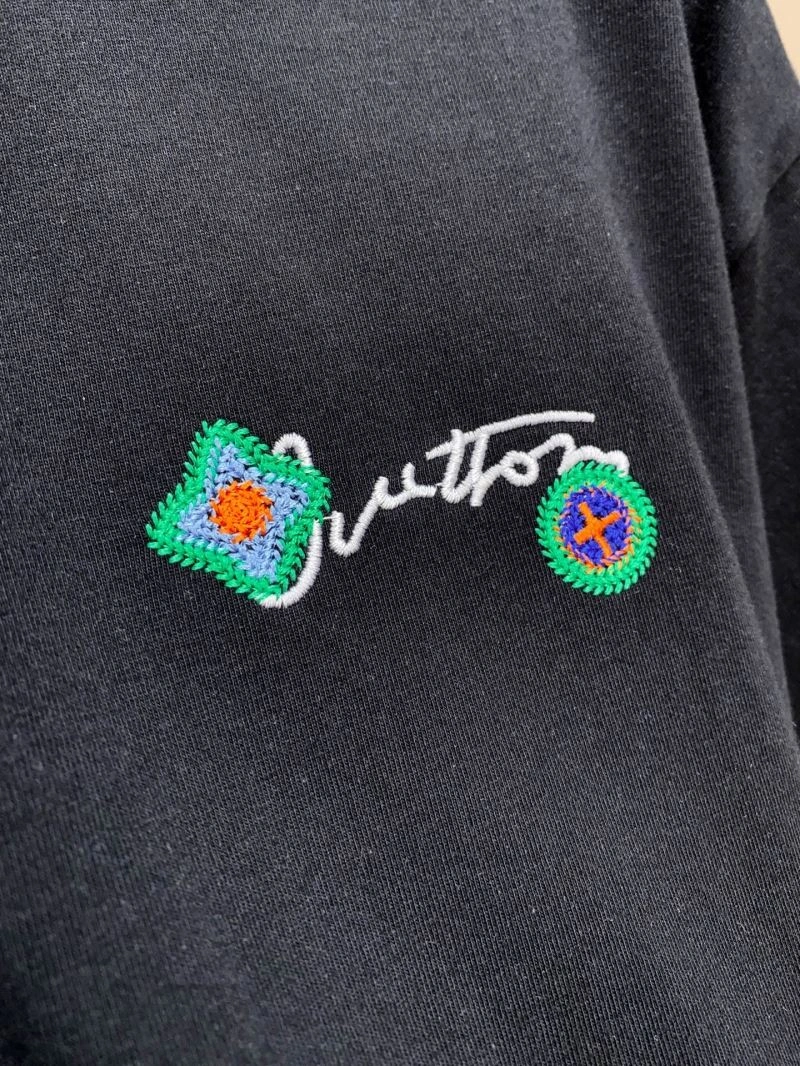 Accurate model Louis Vuitton T-Shirts