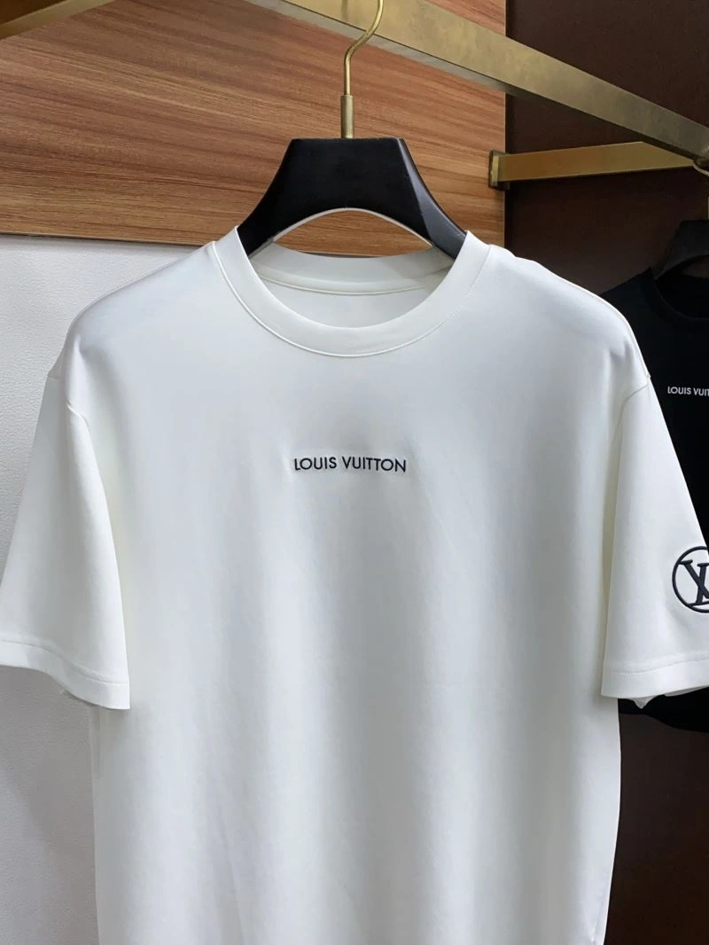 Bargain Louis Vuitton T-Shirts