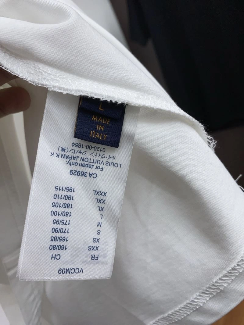 Bargain Louis Vuitton T-Shirts