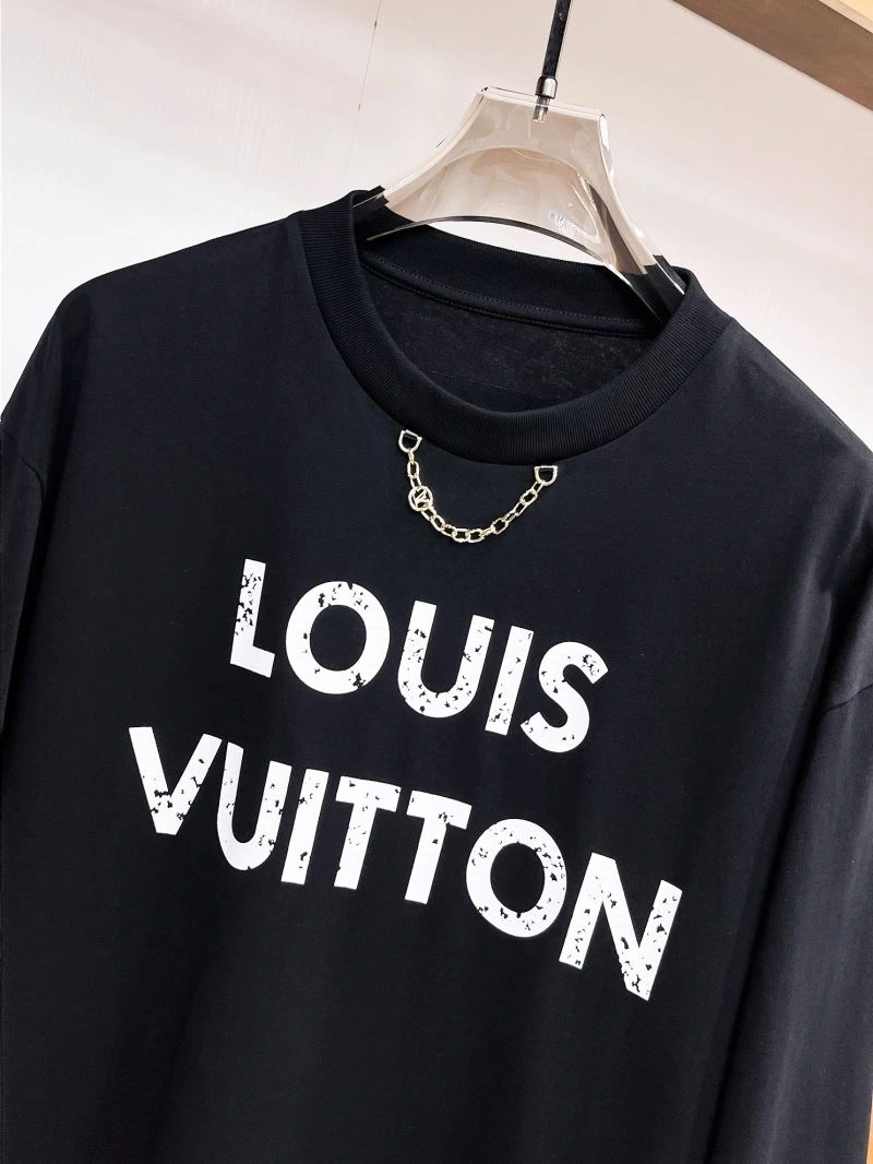 Accurate model Louis Vuitton T-Shirts
