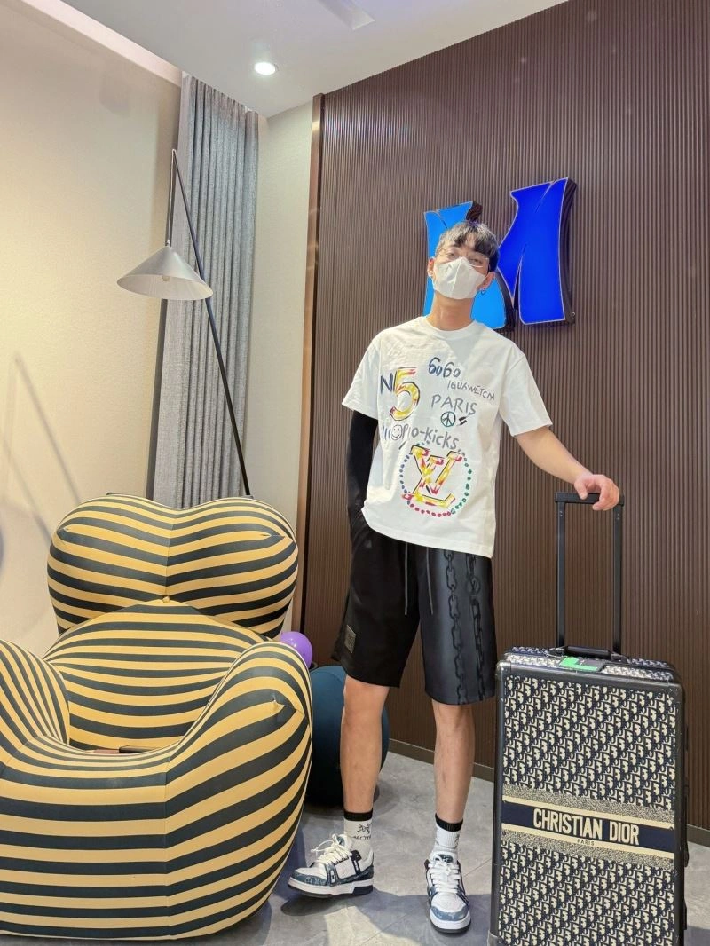 Real Louis Vuitton T-Shirts