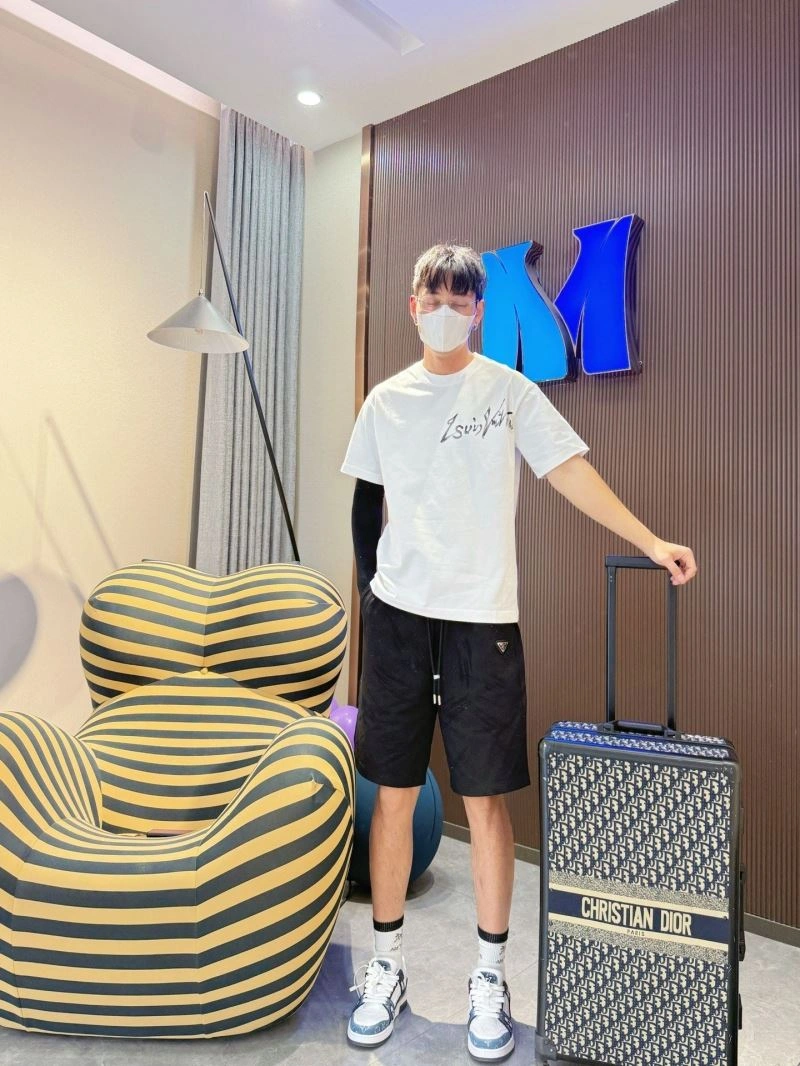 Reasonably priced Louis Vuitton T-Shirts