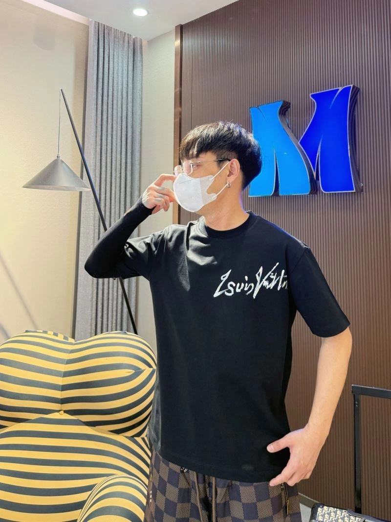 Top match Louis Vuitton T-Shirts