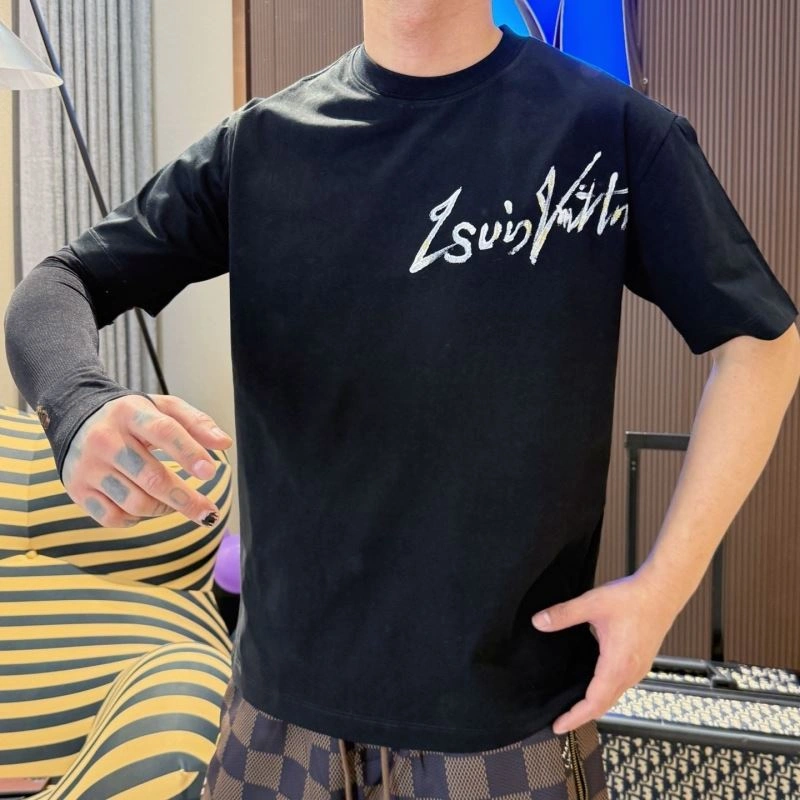 Top match Louis Vuitton T-Shirts