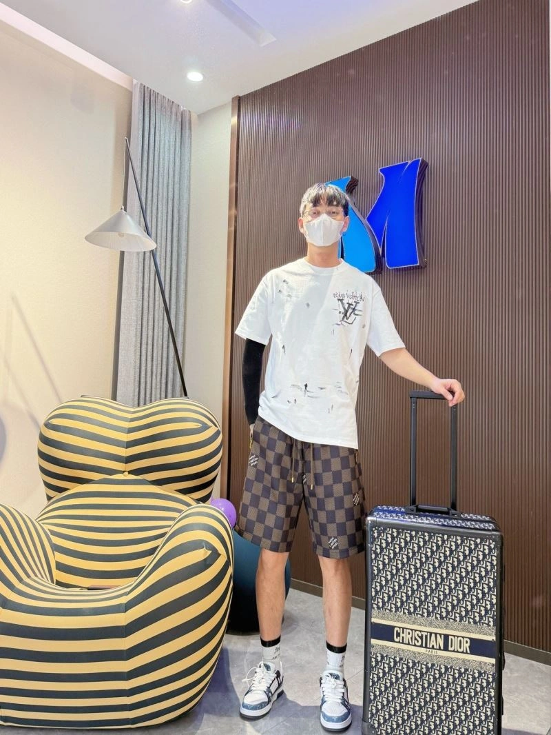 Inexpensive Louis Vuitton T-Shirts