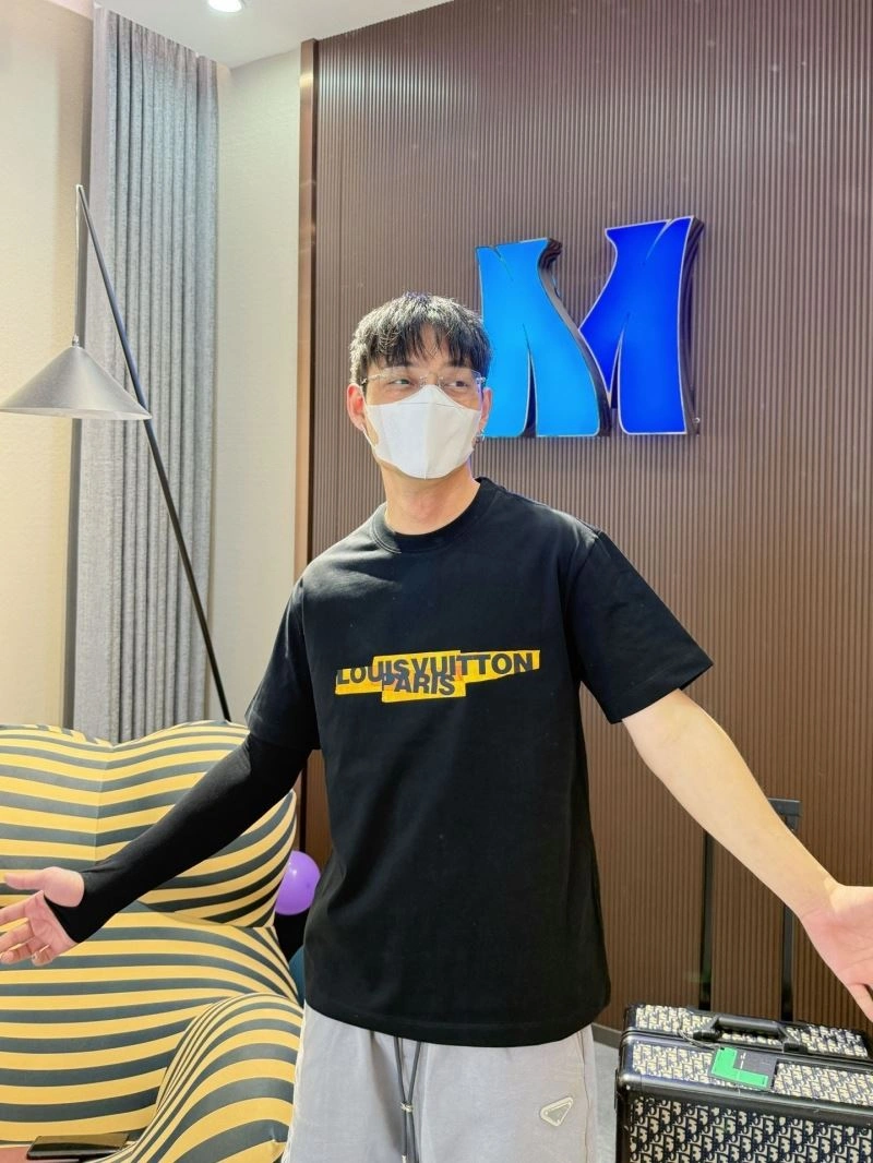 1:1 copy Louis Vuitton T-Shirts