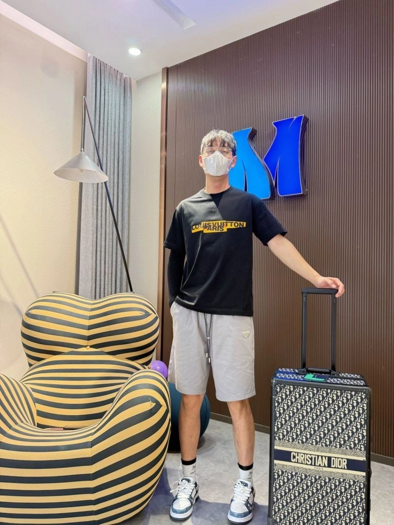 1:1 copy Louis Vuitton T-Shirts