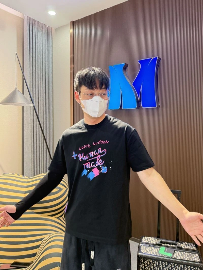 Perfect replica Louis Vuitton T-Shirts