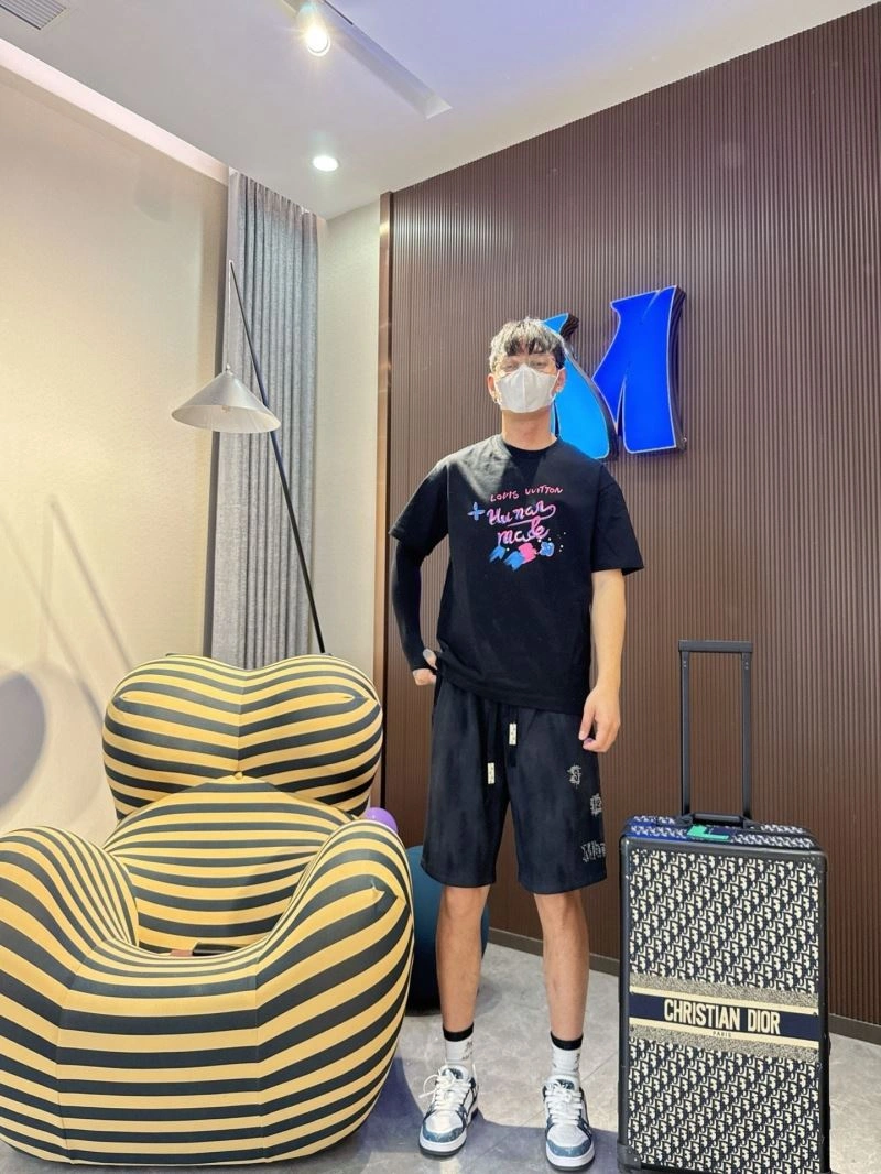 Perfect replica Louis Vuitton T-Shirts