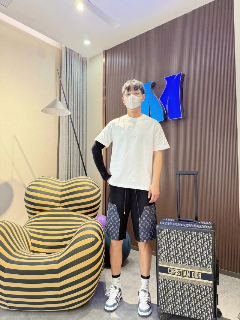 Official Louis Vuitton T-Shirts