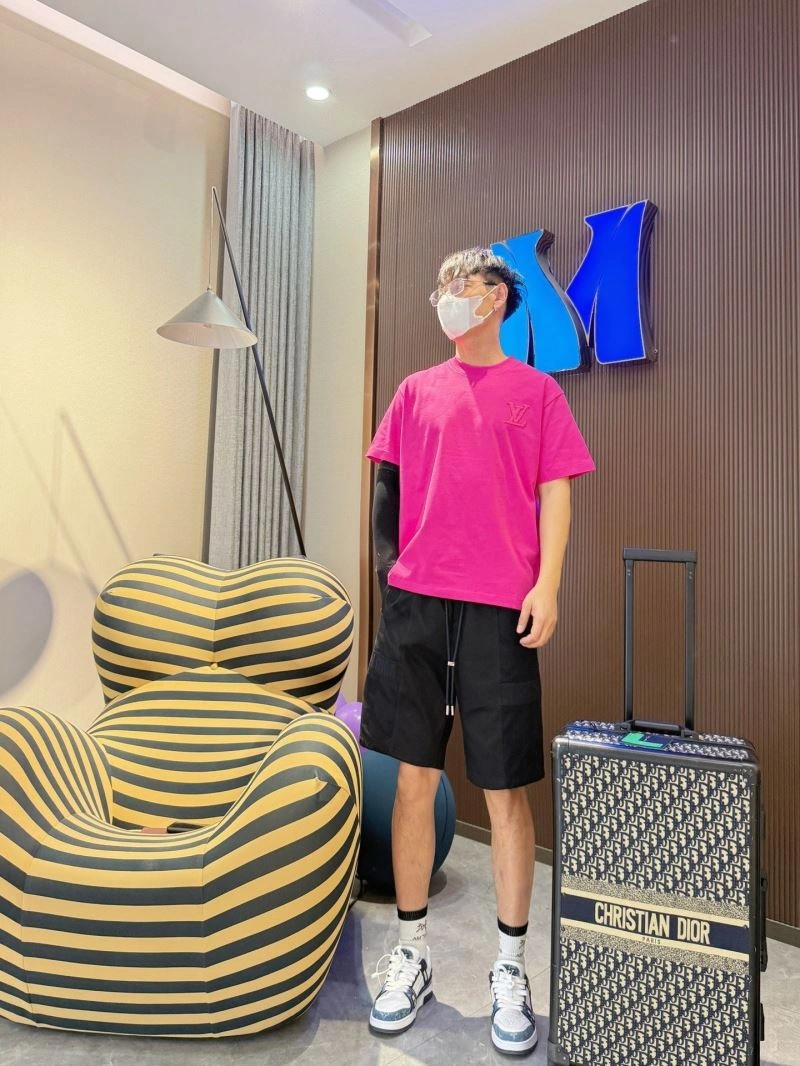 High accuracy Louis Vuitton T-Shirts